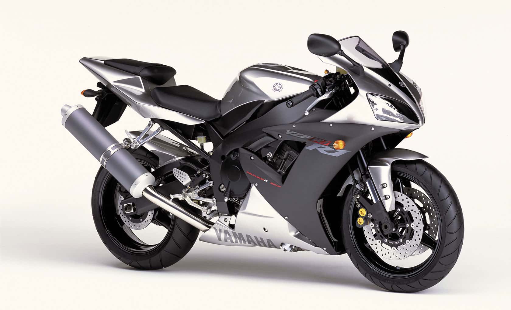 2002 Yamaha YZF R1 Review