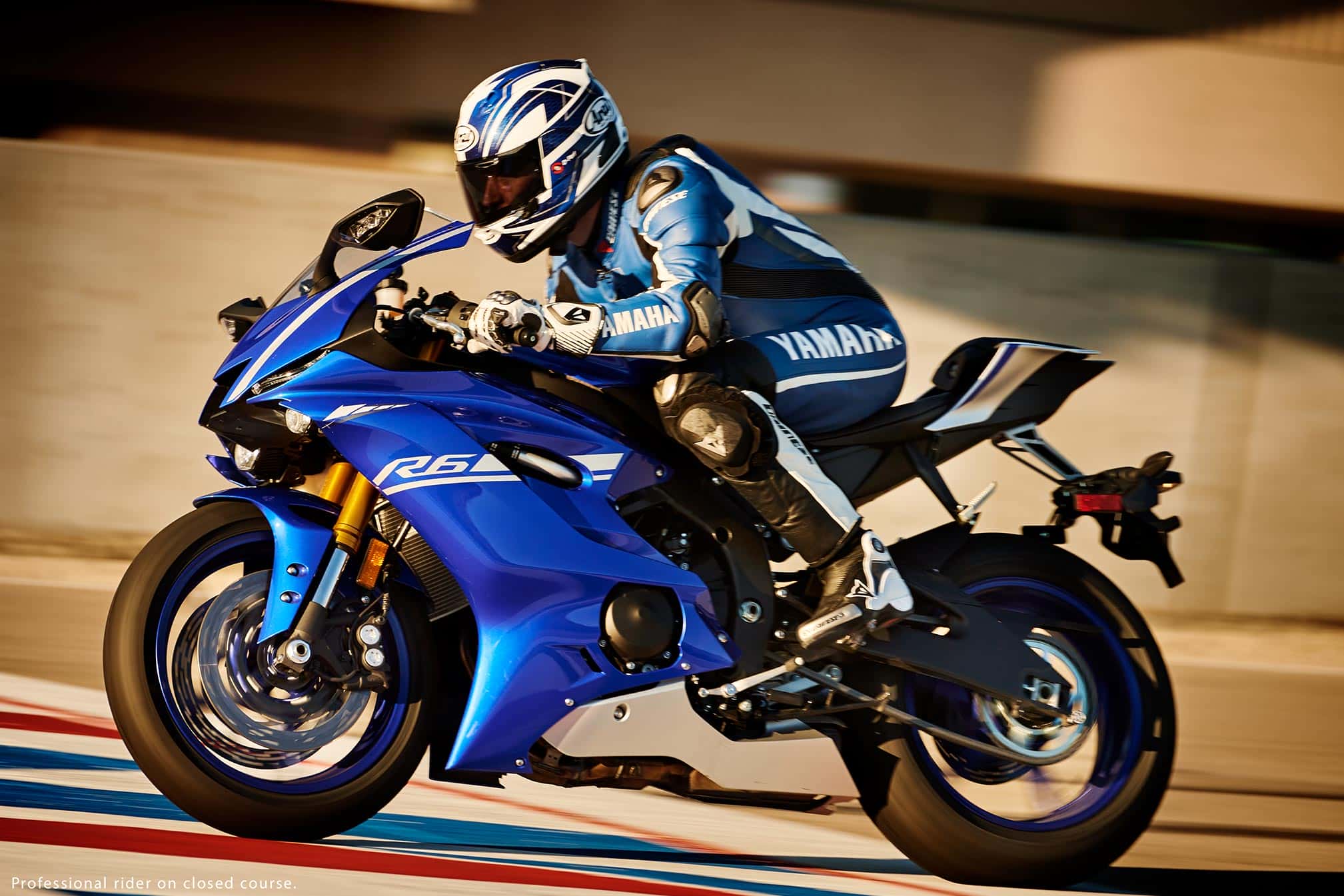 2017 Yamaha YZF R6 Review