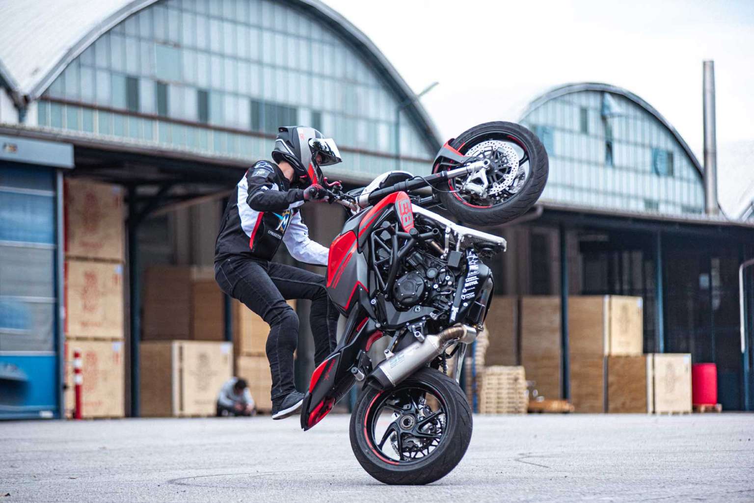 Inspiration Friday: Stunt Bike Urban Freestyle • Total Motorcycle