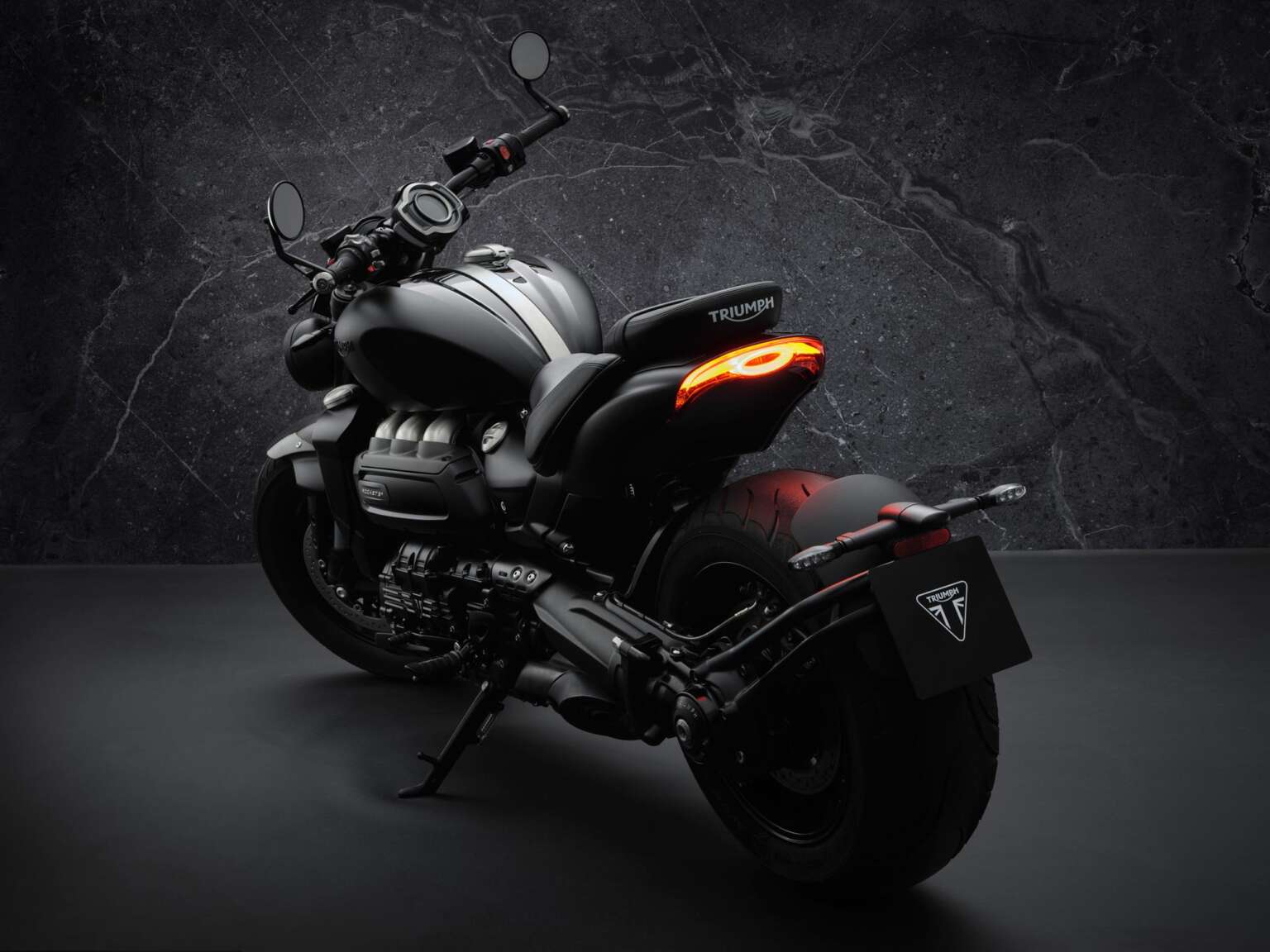 2021 Triumph Rocket 3R Black Guide • Total Motorcycle