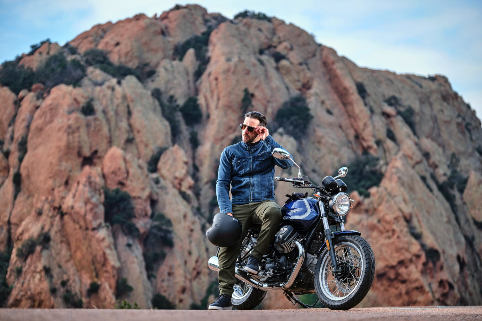 2022 Moto Guzzi V7 Special 850 Guide | Total Motorcycle