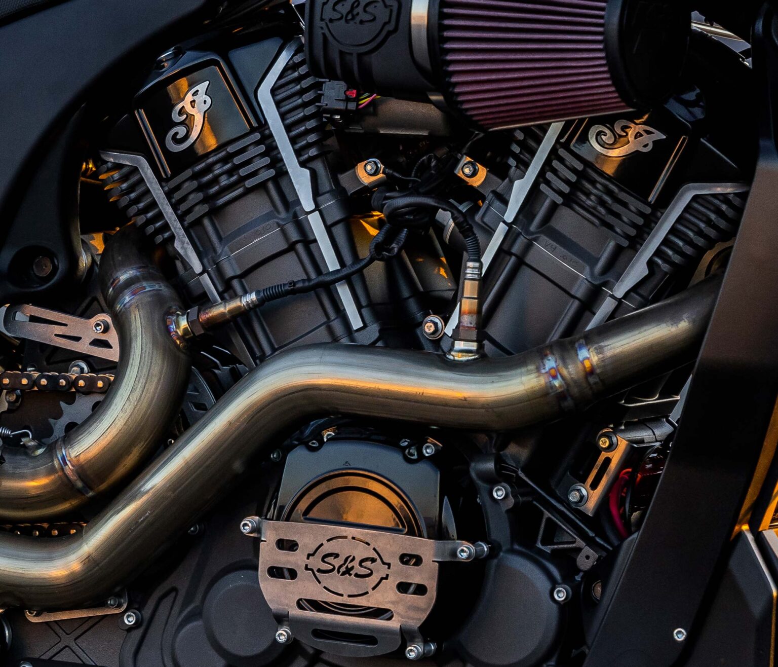 2023 Indian Challenger RR Guide | Total Motorcycle