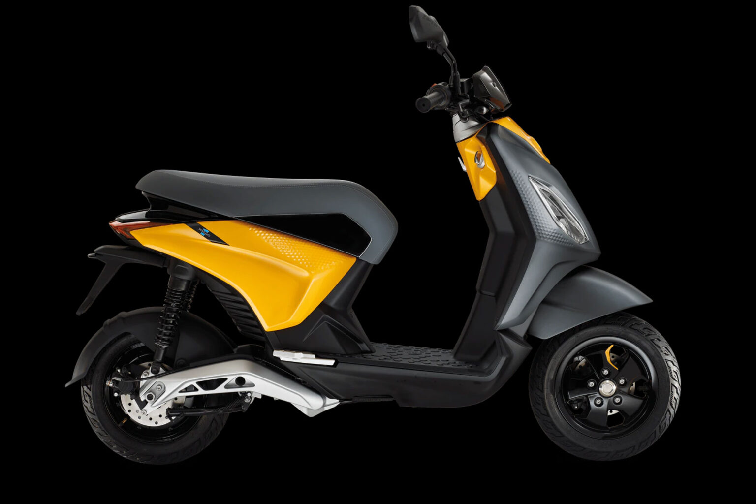 2023 Piaggio 1 Active Electric Guide | Total Motorcycle