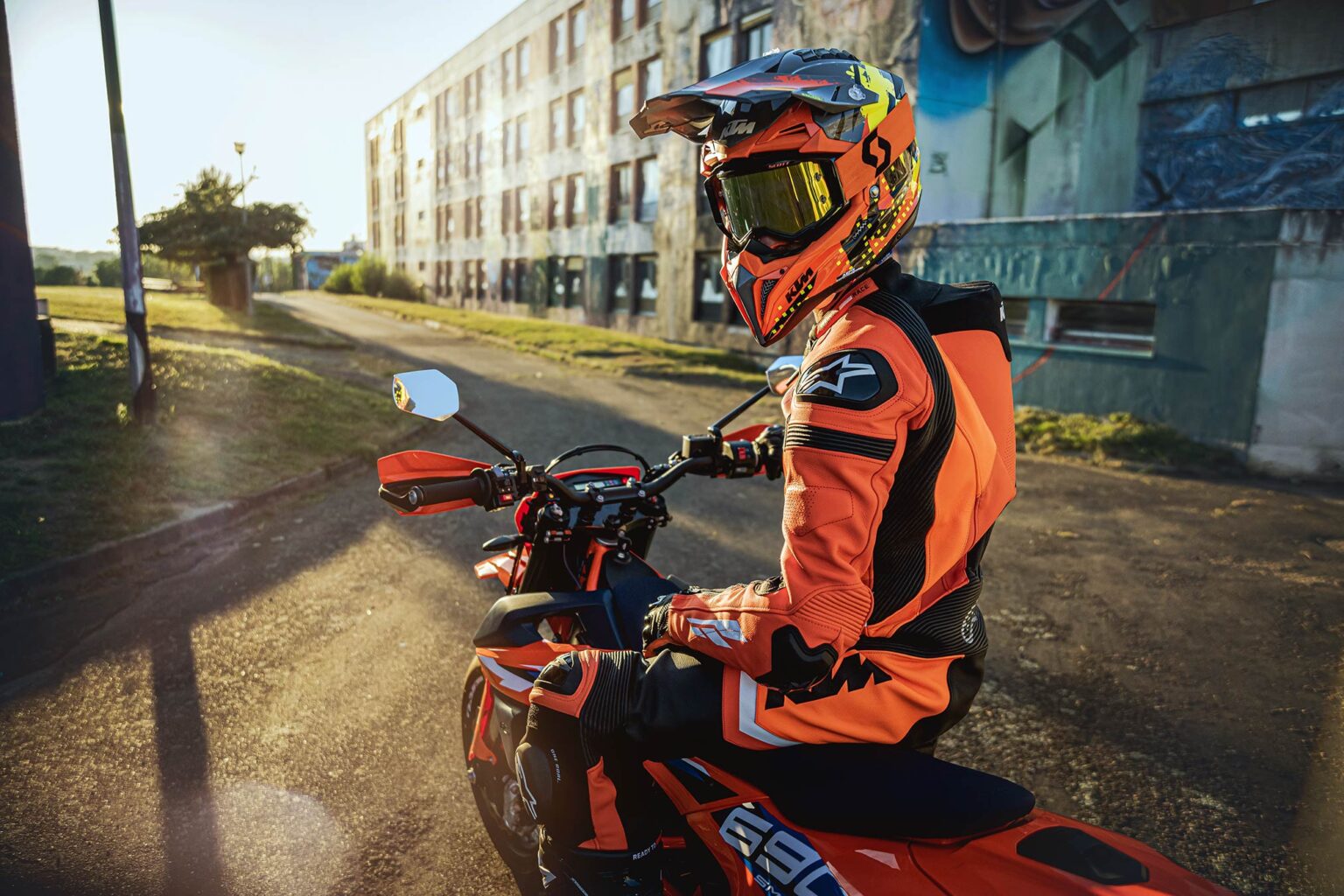 2024 KTM 690 SMC R Guide | Total Motorcycle