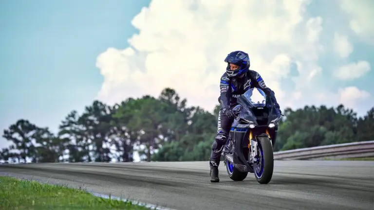 2024 Yamaha YZF-R1M Guide • Total Motorcycle