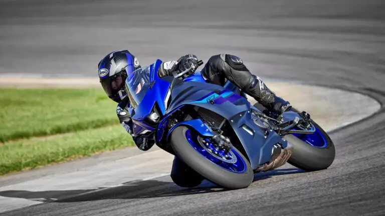 2024 Yamaha YZF-R7 Guide | Total Motorcycle
