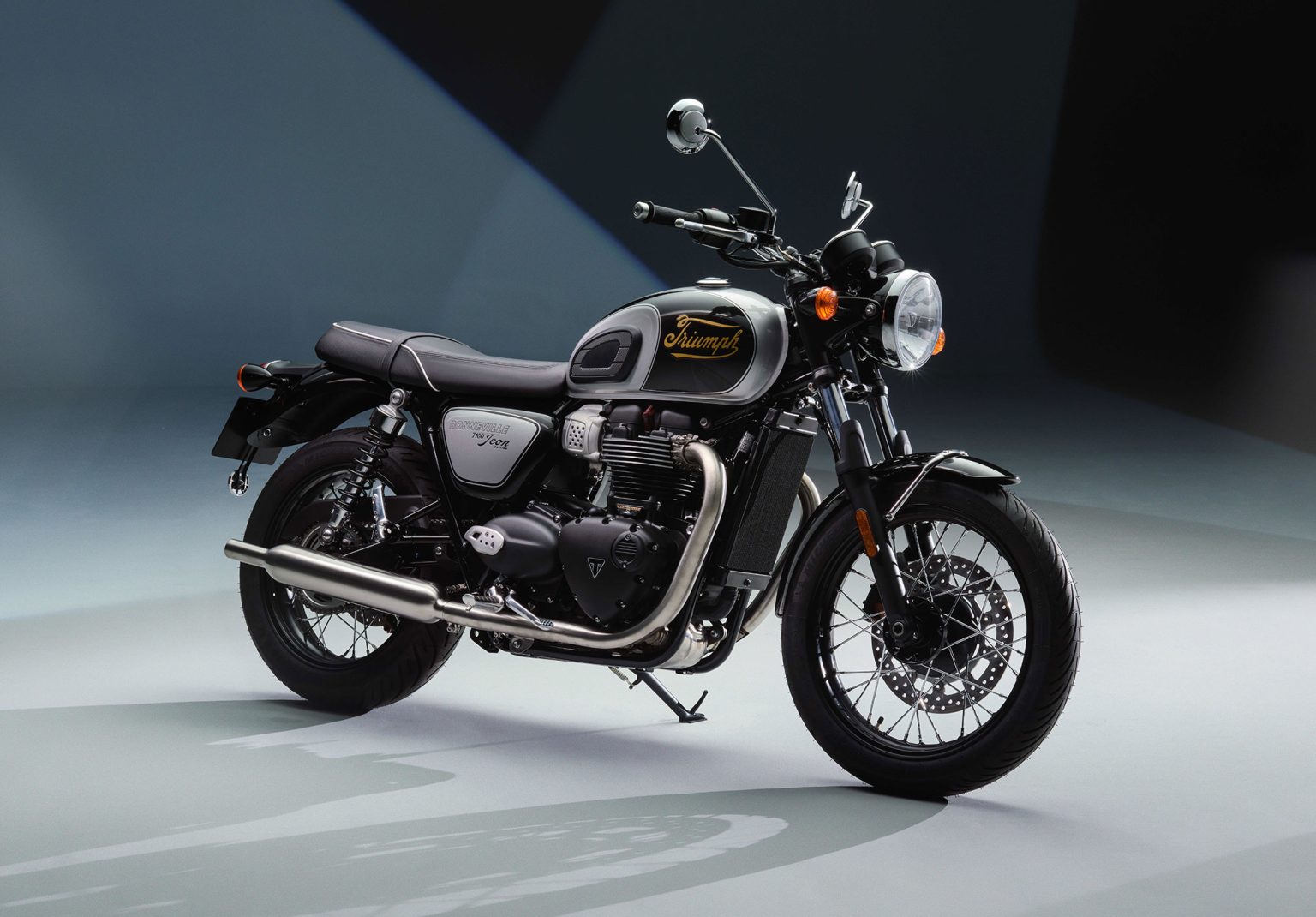 2025 Triumph Bonneville T100 Icon Edition Review | Total Motorcycle