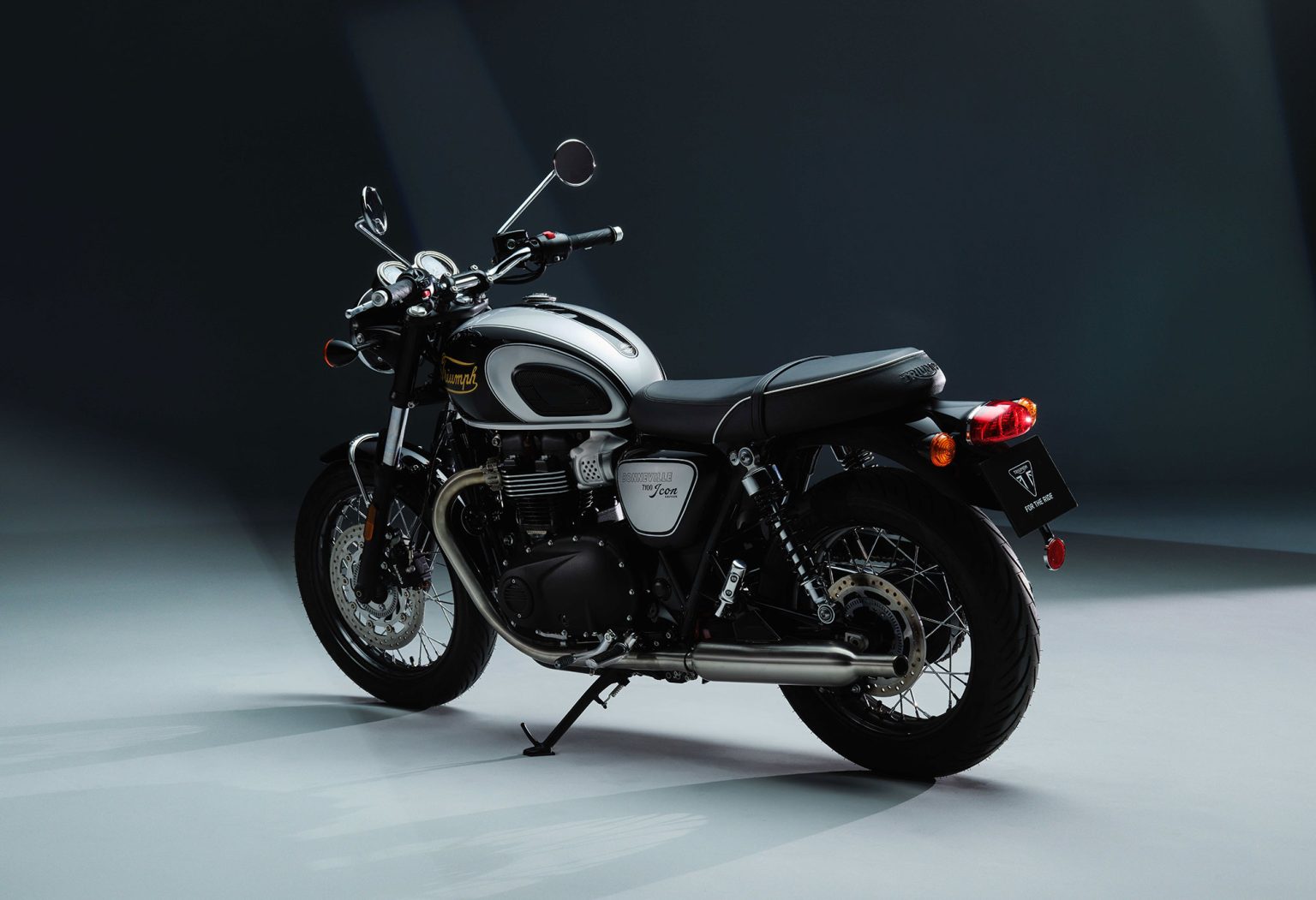 2025 Triumph Bonneville T100 Icon Edition Review | Total Motorcycle