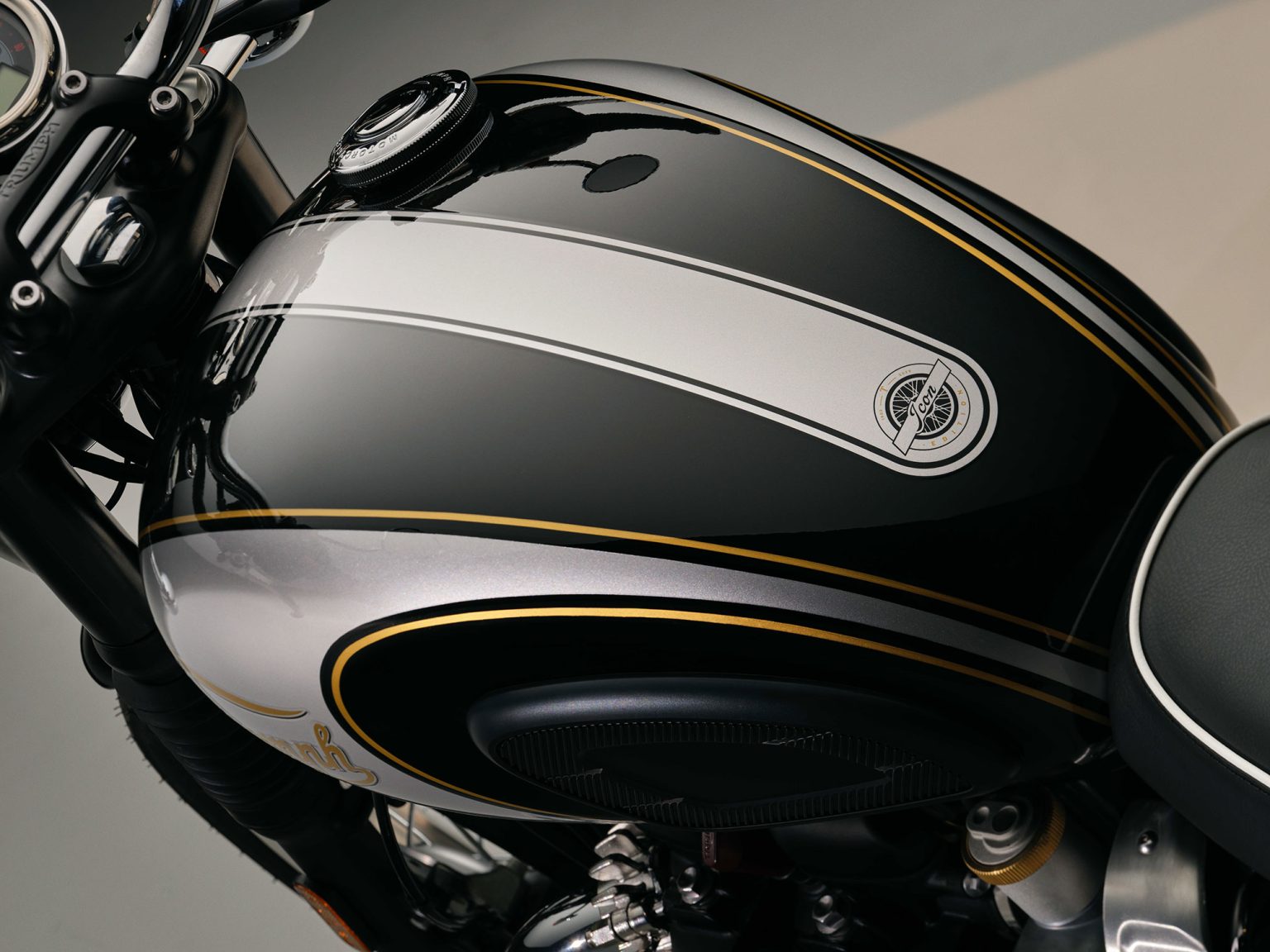 2025 Triumph Bonneville T120 Icon Edition Review | Total Motorcycle