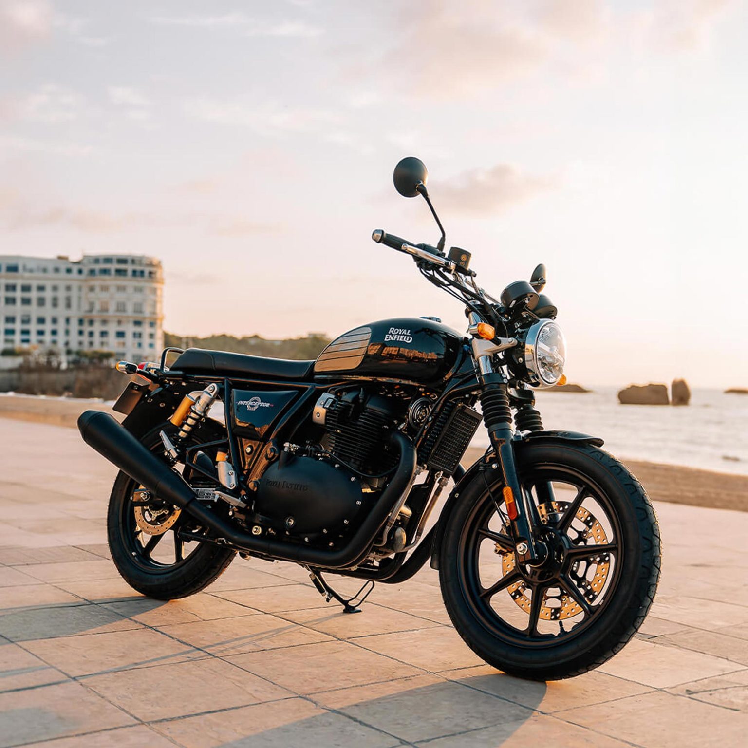 2025 Royal Enfield Int650 / Interceptor 650 Review | Total Motorcycle