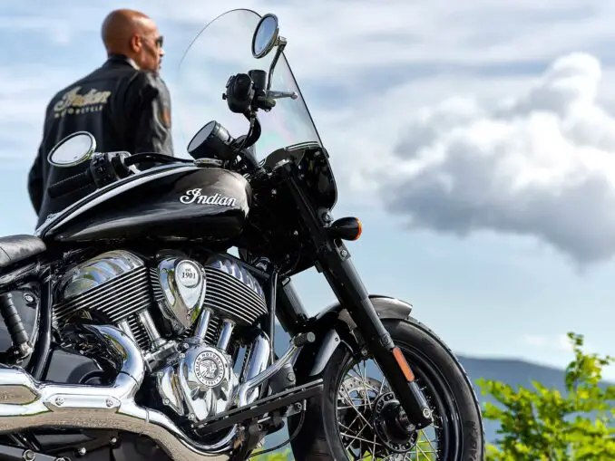 2025 Indian Super Chief Dark Horse Review | Total Motorcycle