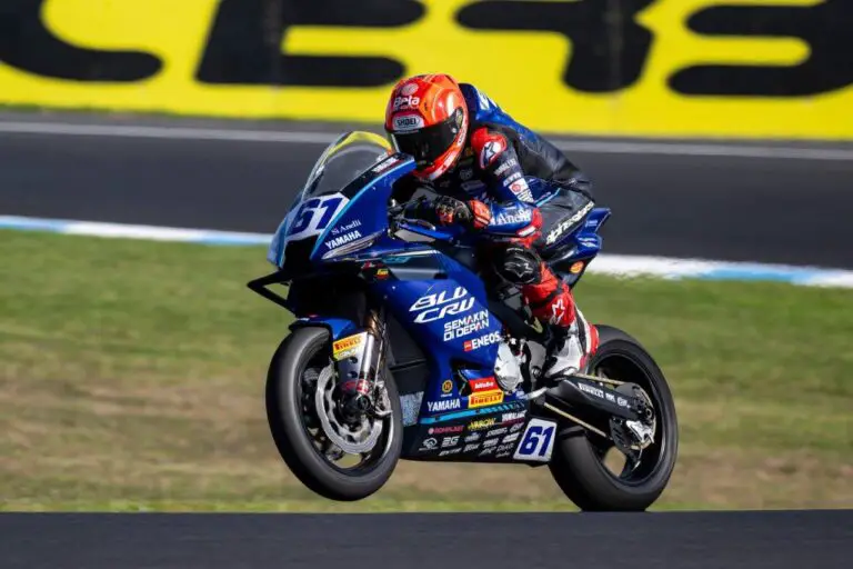 2026 Yamaha Motorcycle Review Guides • Total Motorcycle